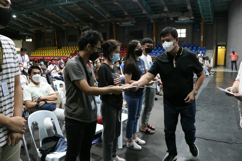 Pagtataguyod ng Edukasyon sa Imus: Mga Programa ni Mayor Alex A ...