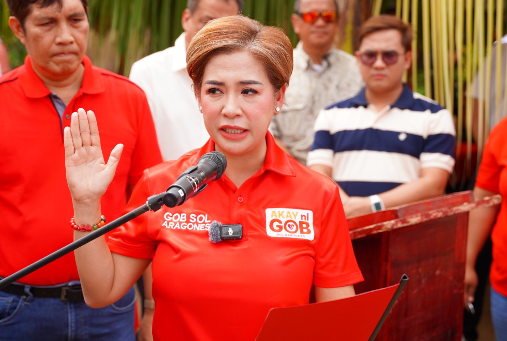 Gob. Sol Aragones, personal na nanumpa sa isa sa pinakamaliit na ...