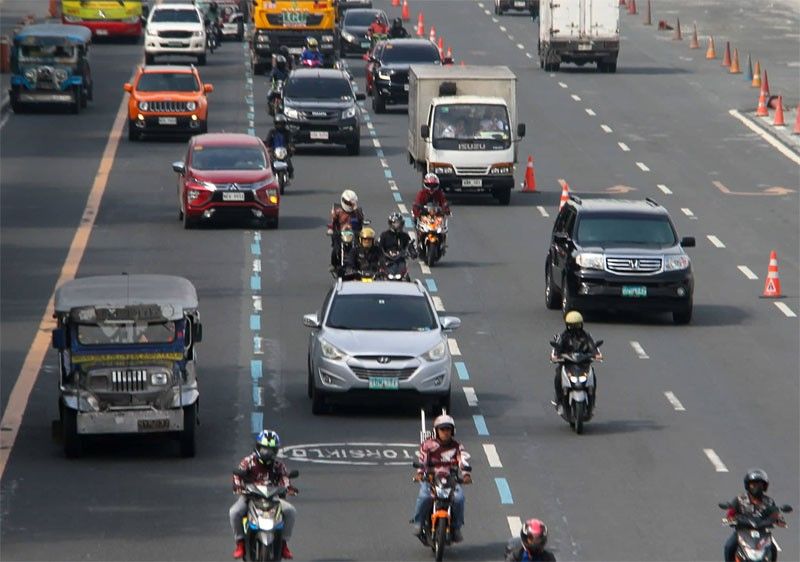 Motorcycle lane sa EDSA, kinontra ng ilang TNVS riders | Diskurso PH