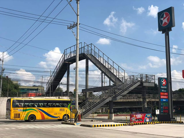 Paggawa ng 4.7km elevated walkway parte ng EDSA rehab para maibsan ang ...