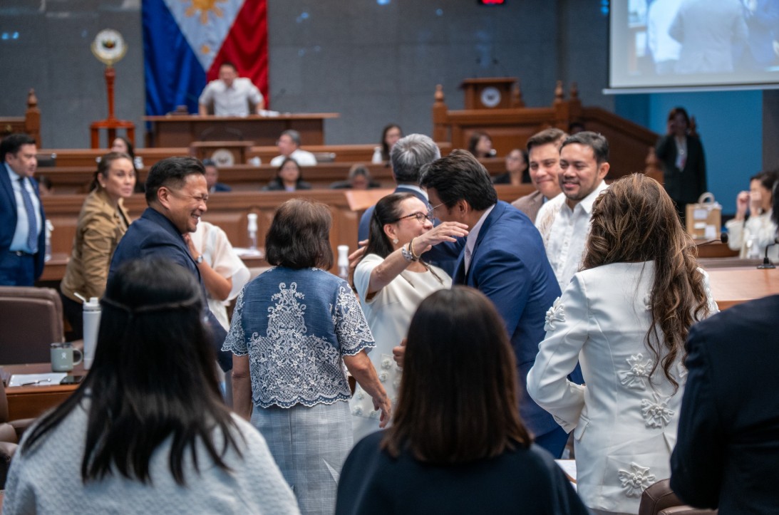 Sesyon ng Senado, nagtapos na; mga outgoing lawmakers, naghatid ng ...