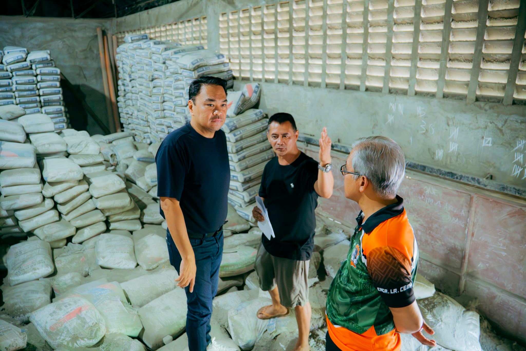 ₱1.1M semento nasayang! Mga tumigas na semento nadiskubre sa Bacolod ...