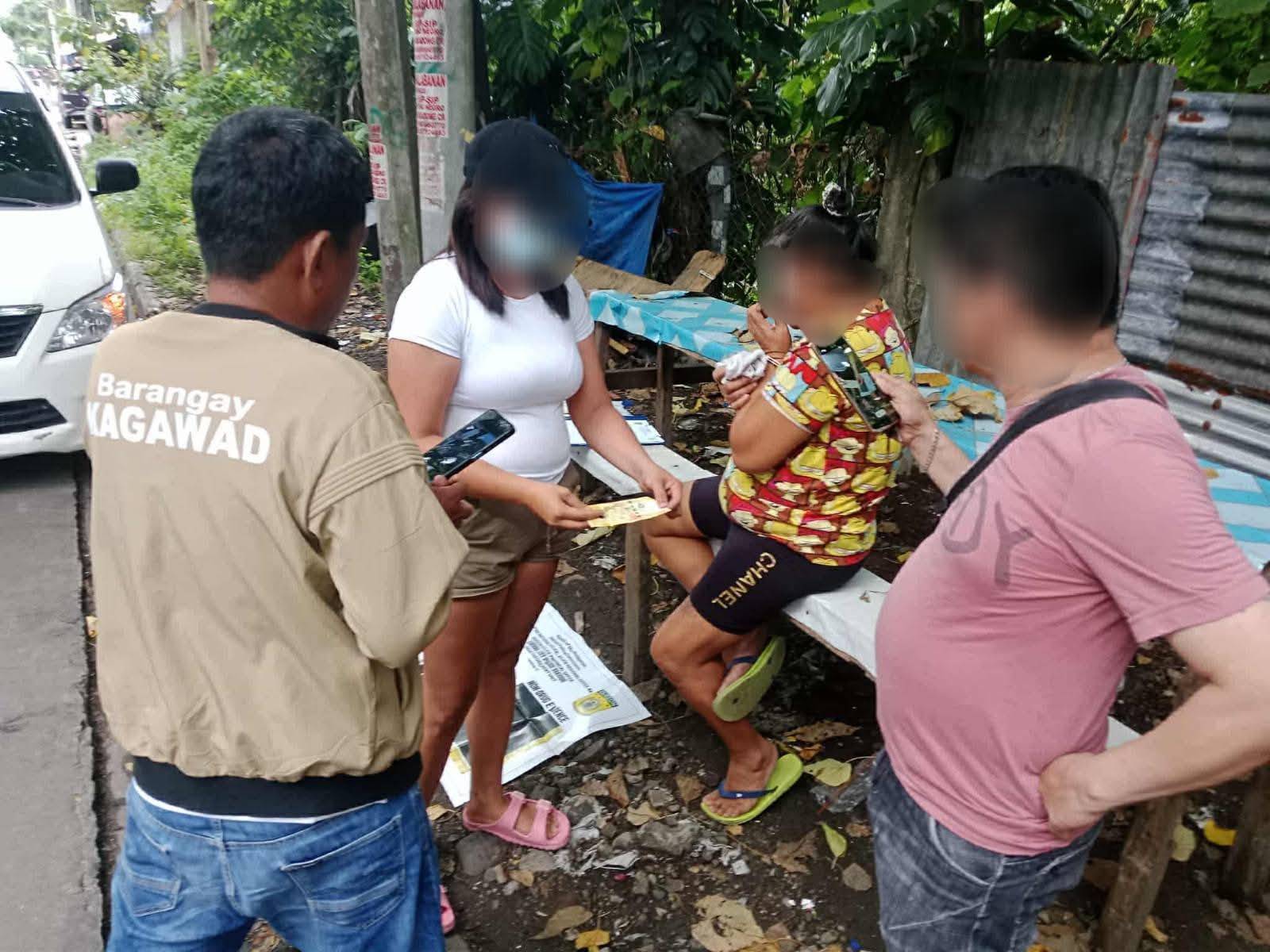 53-anyos na babae, arestado dahil sa ilegal na droga sa Lucena City | Diskurso PH