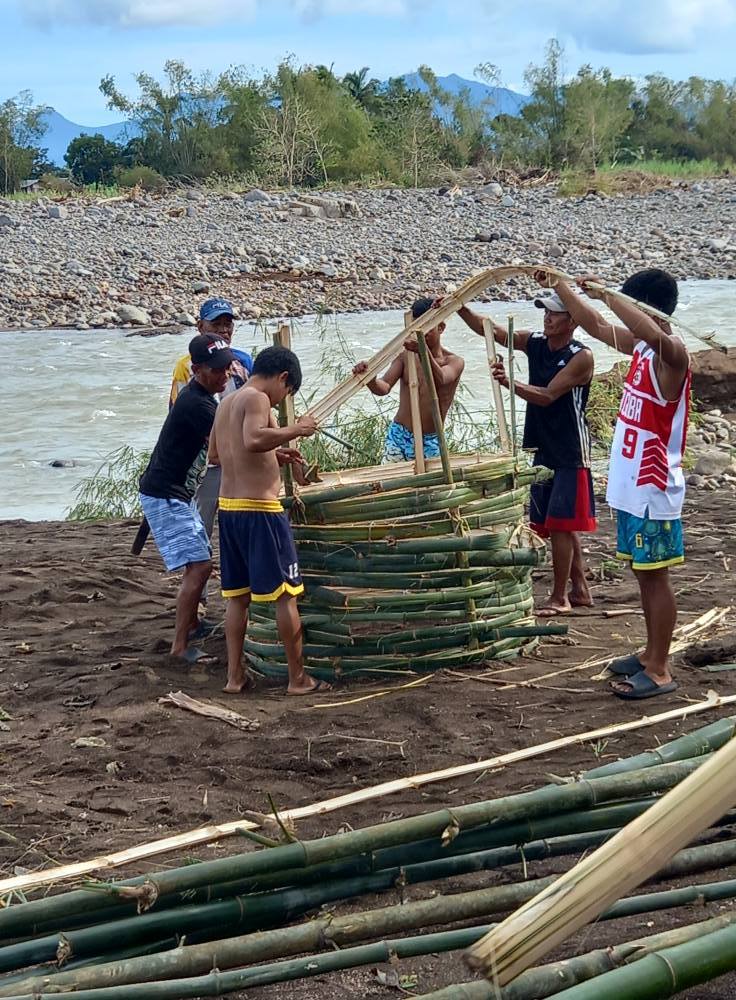 DIY flood control project na kawayan, pinagtulungan ng 400 residente sa ...