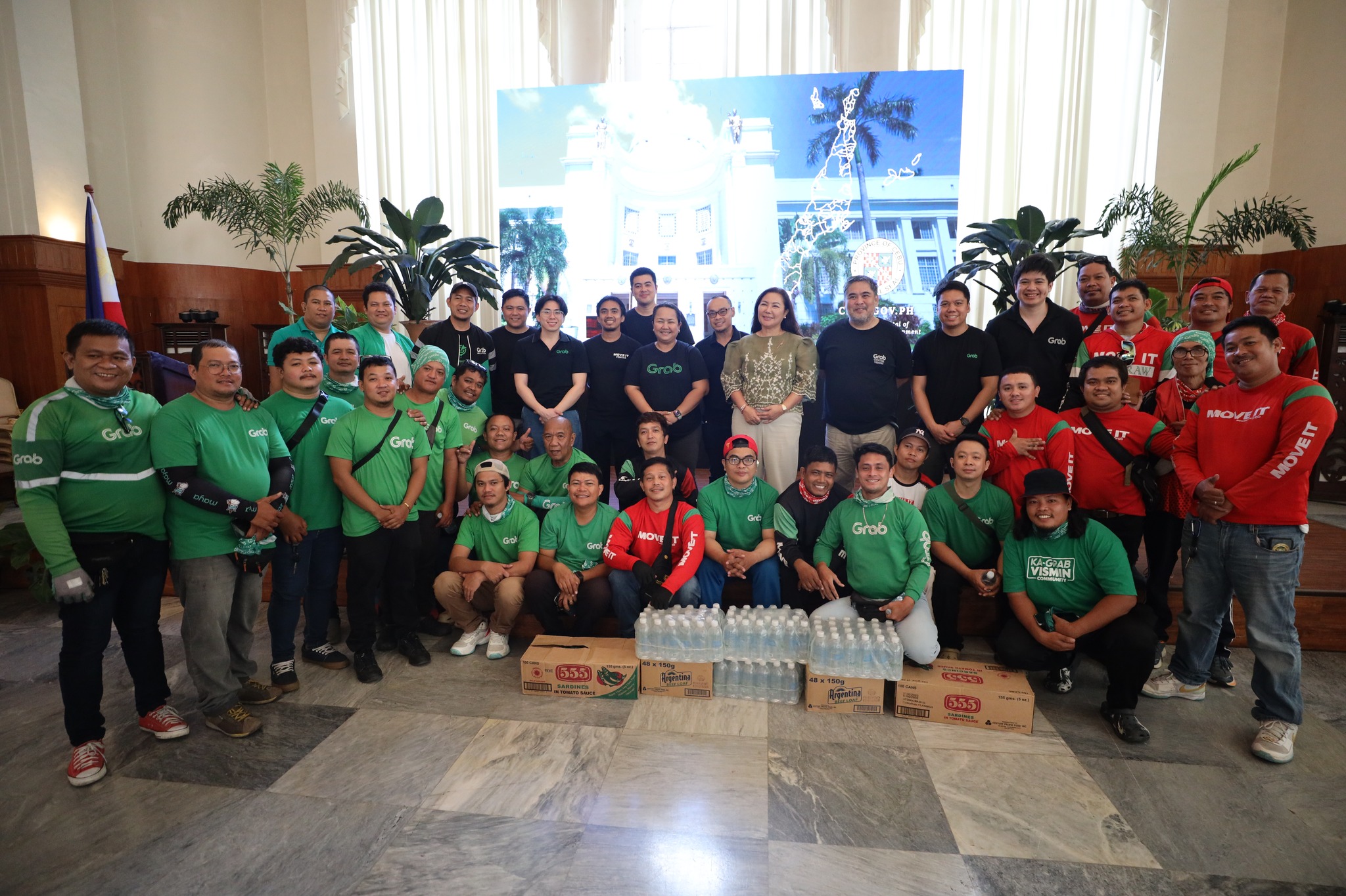 Tingnan: Grab Philippines at ang motorcycle taxi subsidiary nitong Move ...