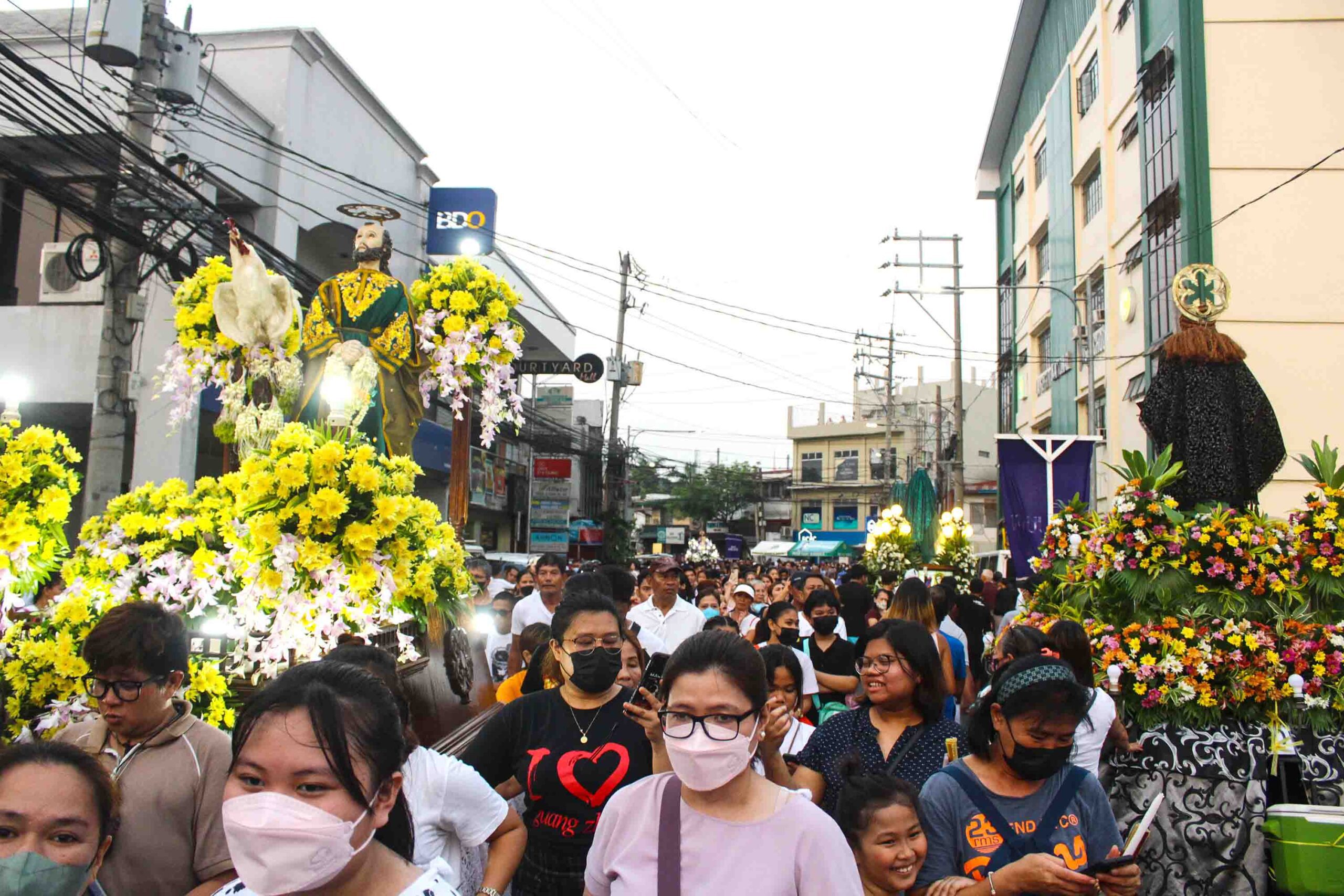Mga Tradisyong Paskwa ng mga Pilipino: Pagpapanatili ng Pananampalataya ...