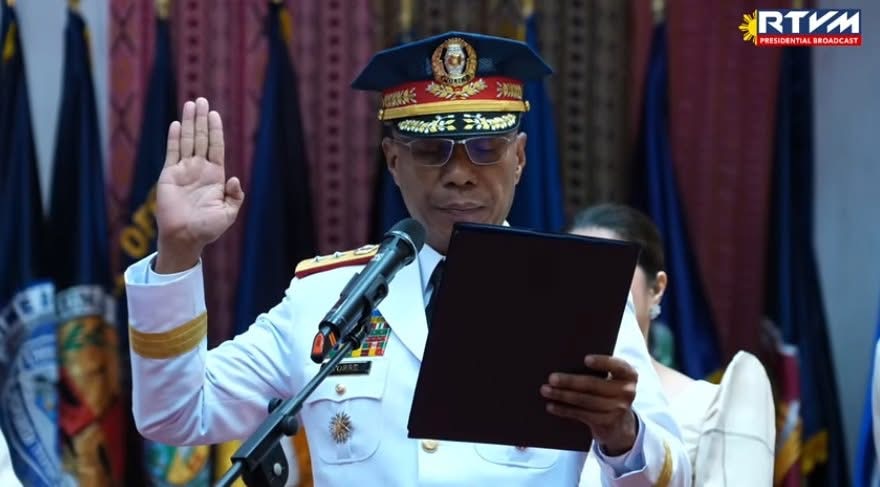 Nagkulong kay Duterte, PNP chief na! Torre gagawing moderno, mabilis ...