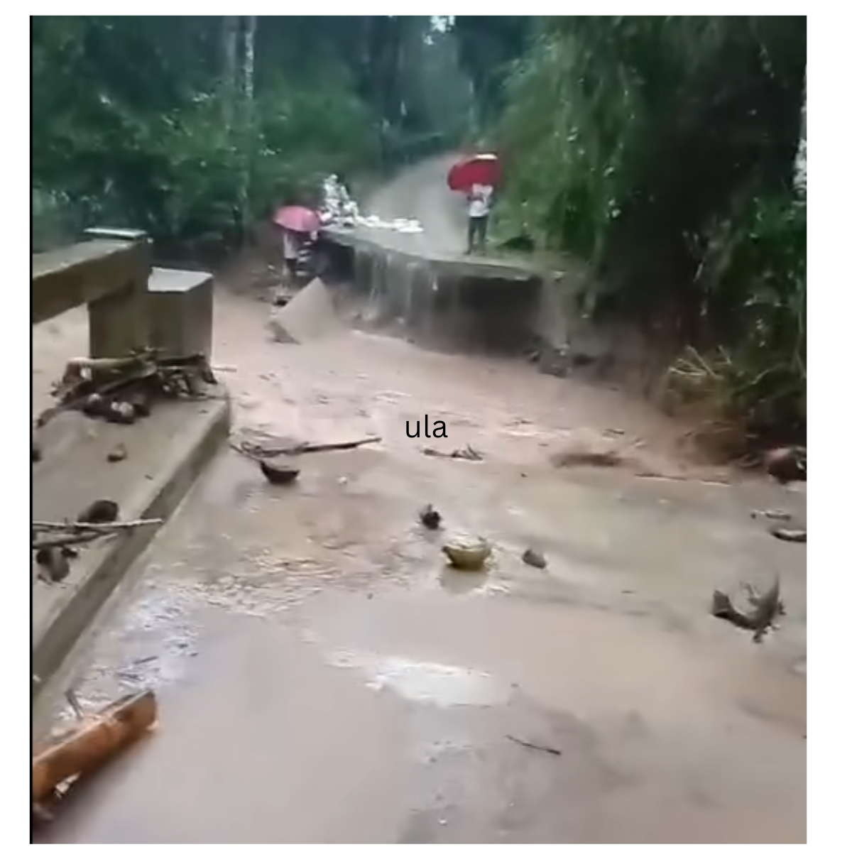 Tulay sa Barangay Palakpak, Rosario, Batangas nasira dahil sa malakas ...